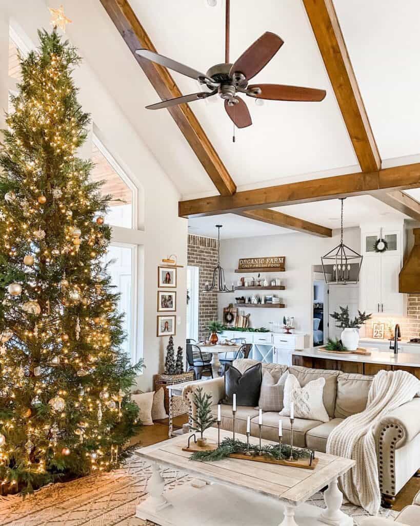 19 Vaulted Ceiling Lighting Ideas for Every Style