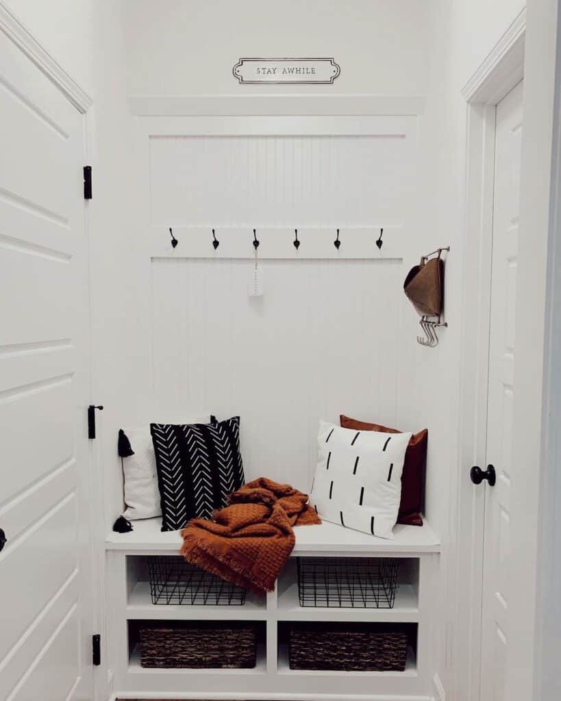 34 Useful Tips to Utilize Mudroom Hooks