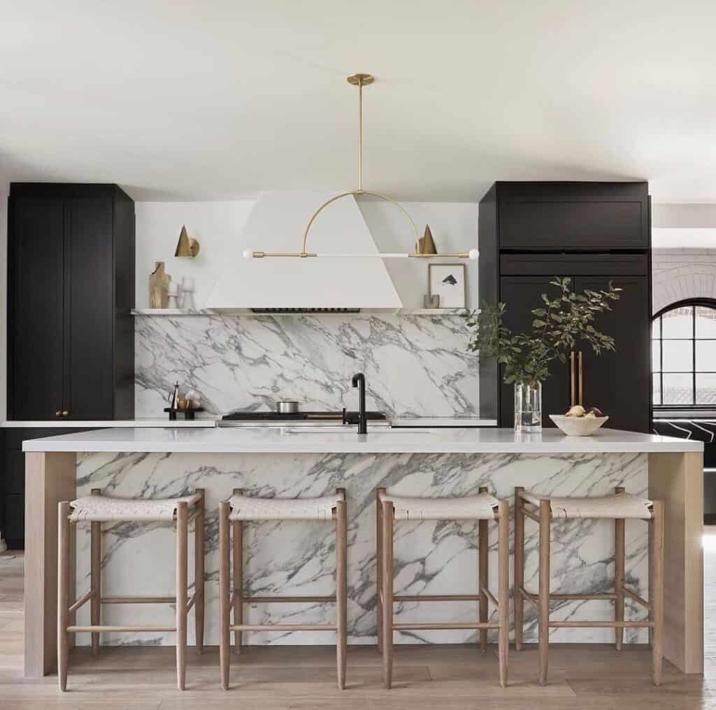 28 Dramatic Stone Backsplash Ideas to Transform Your Home