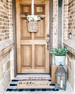 30 Charming Door Baskets for a Decorative Touch