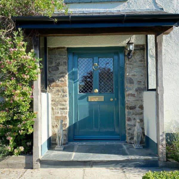 32 Inspiring Blue Front Door Ideas to Revive Your Home Exterior