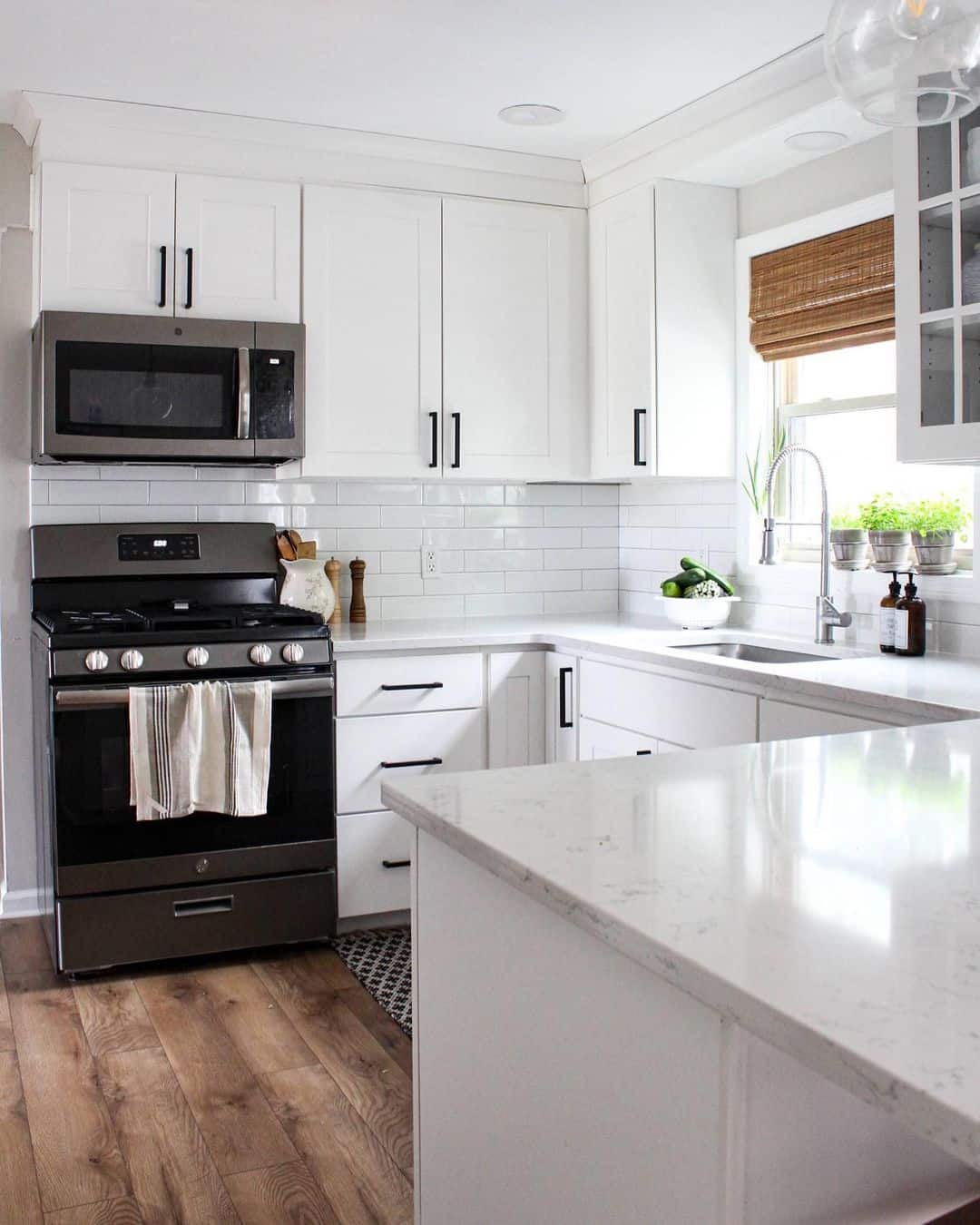 22 Amazing U Shaped Kitchen Ideas For Your Next Renovation