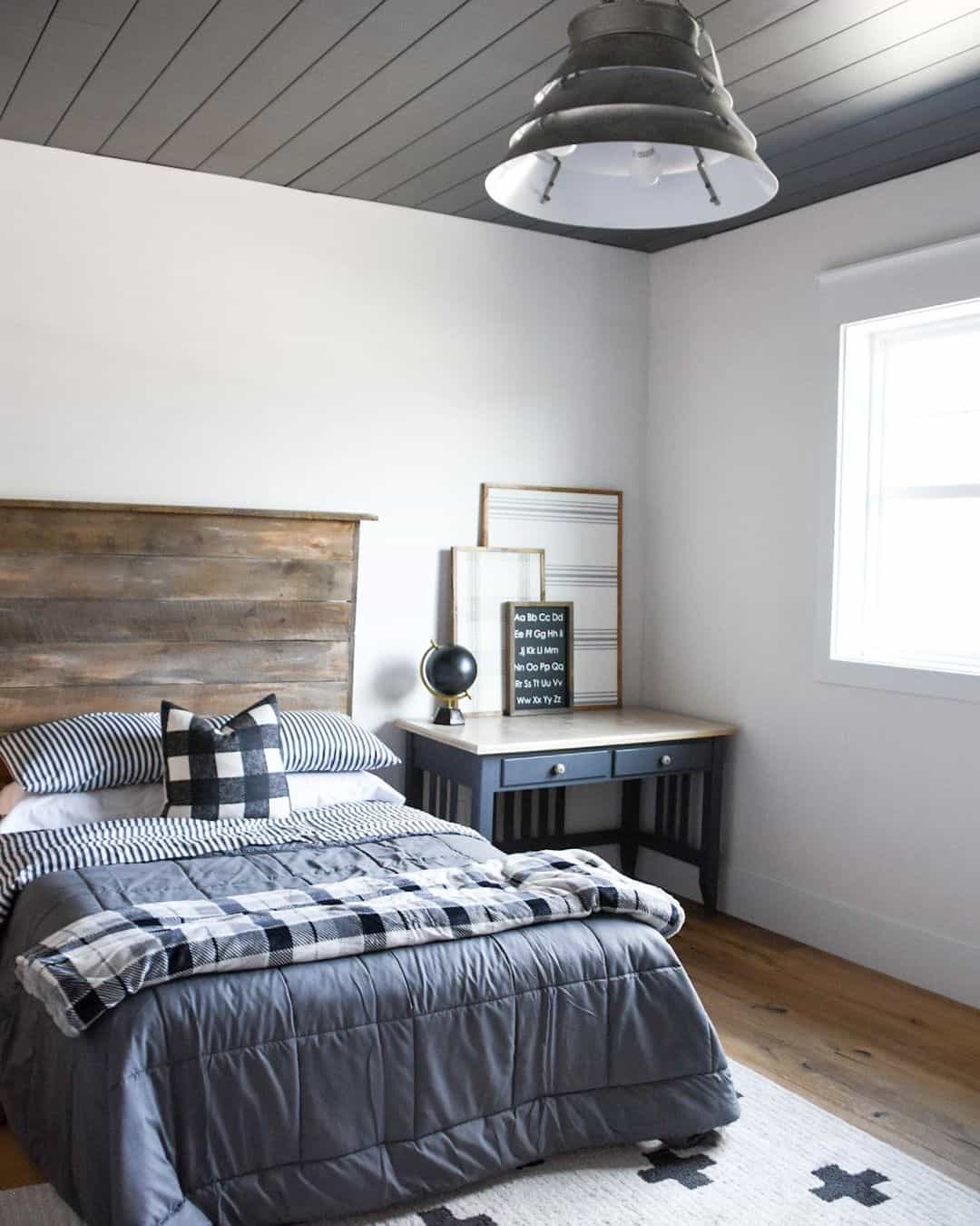 33 Wood Headboard Queen Bed Ideas That Are Far From Bland