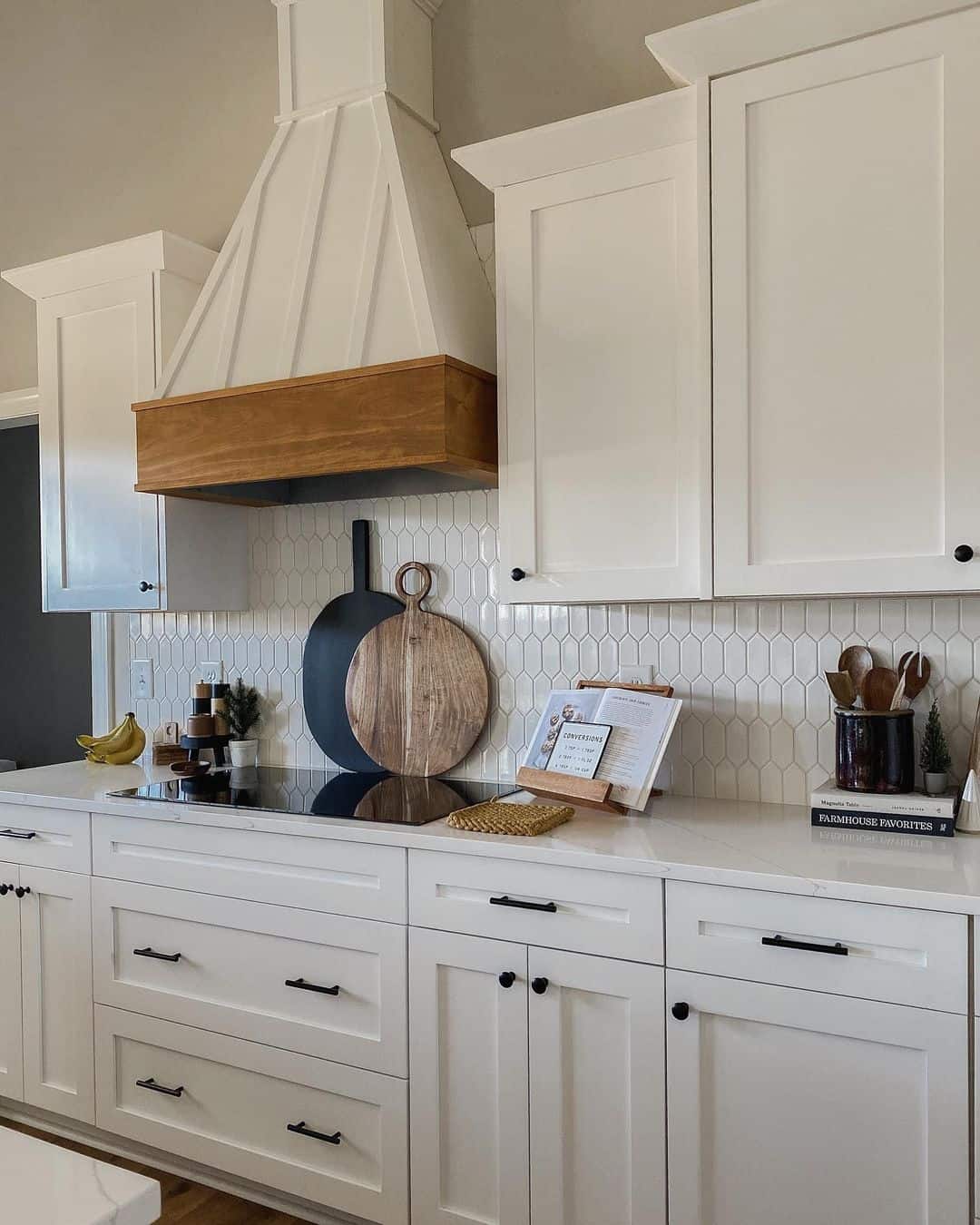 21 Shaker Cabinet Crown Molding Ideas for Your Next Reno