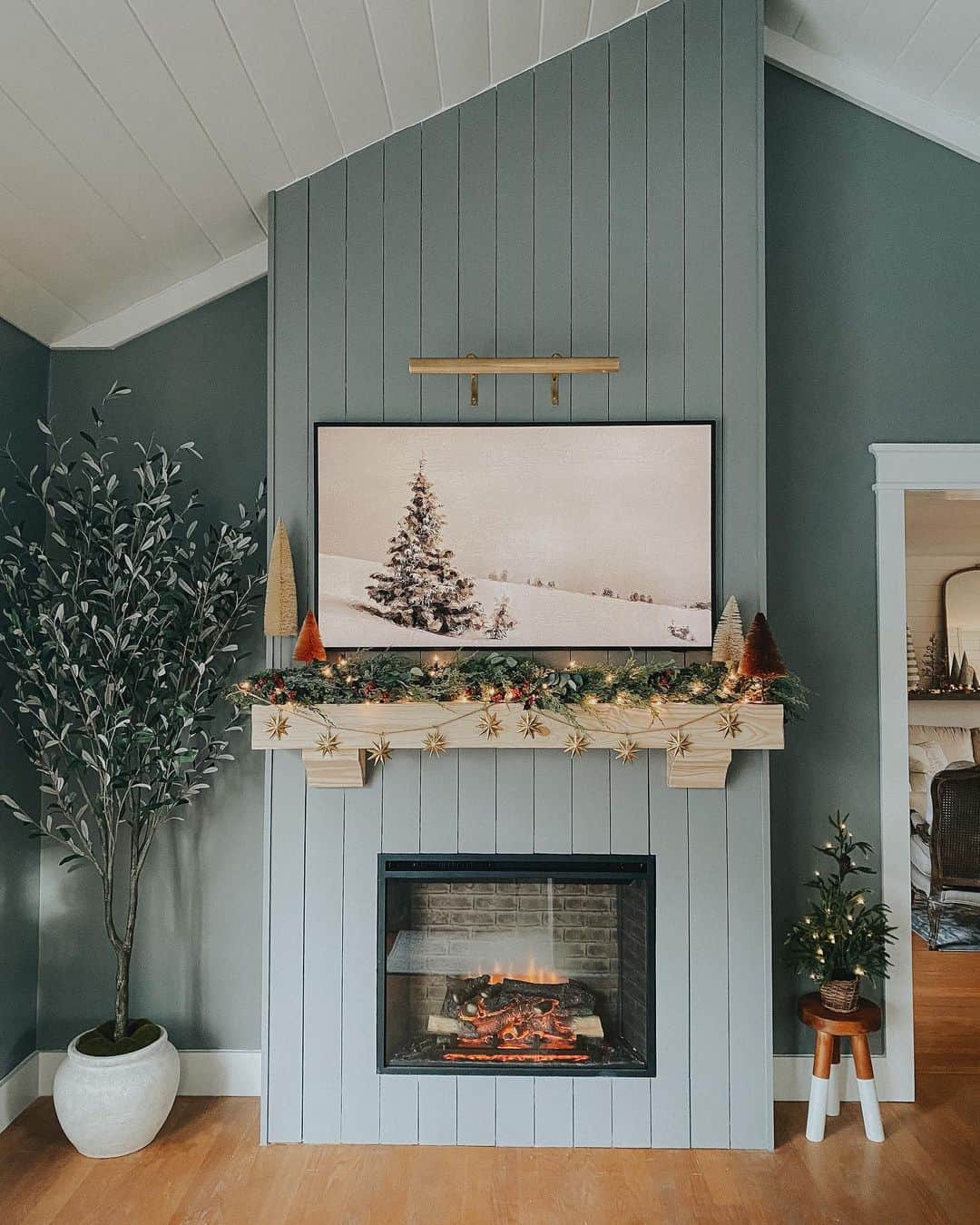 35 Vertical Shiplap Looks That Will Stand The Test of Time