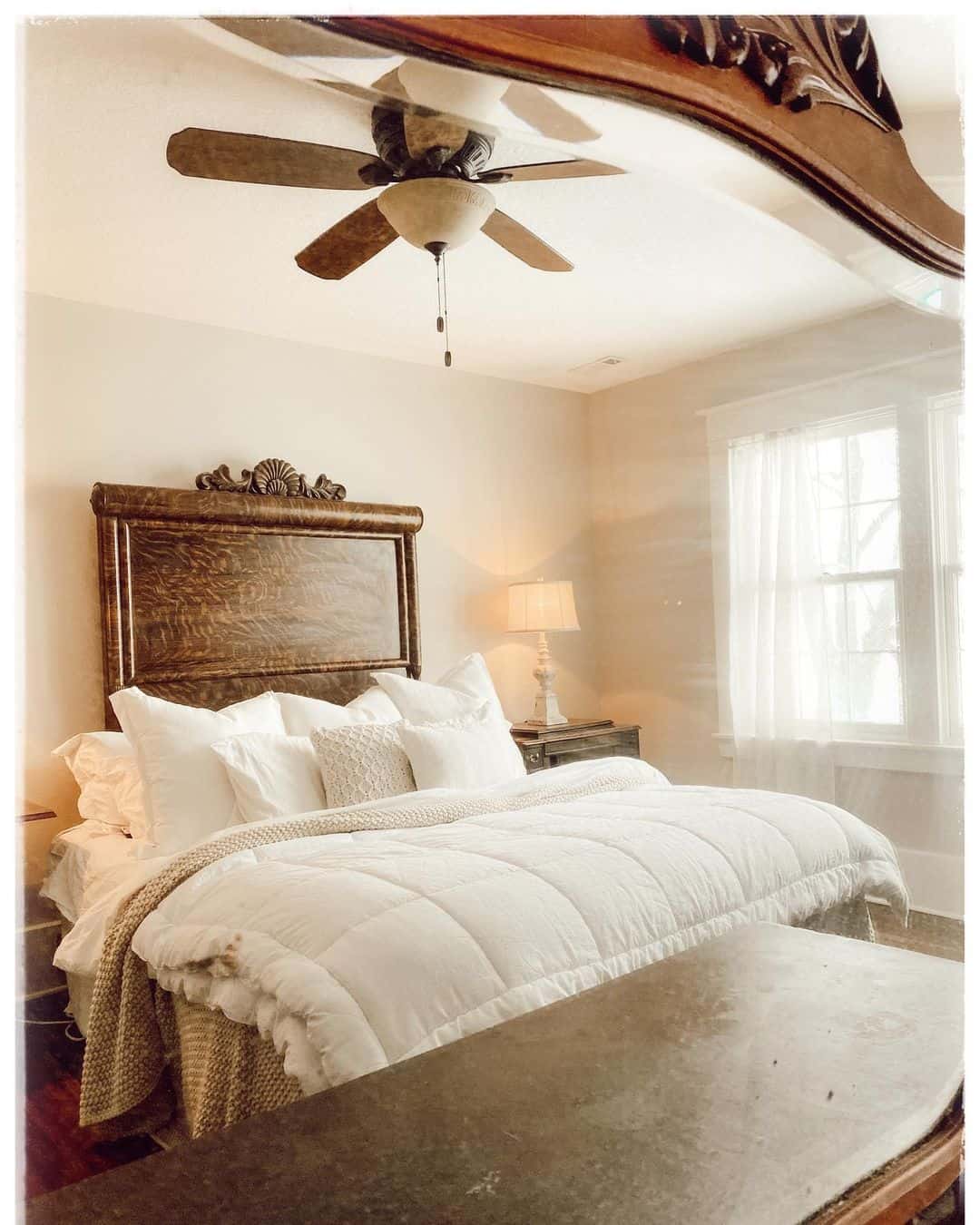 33 Wood Headboard Queen Bed Ideas That Are Far From Bland