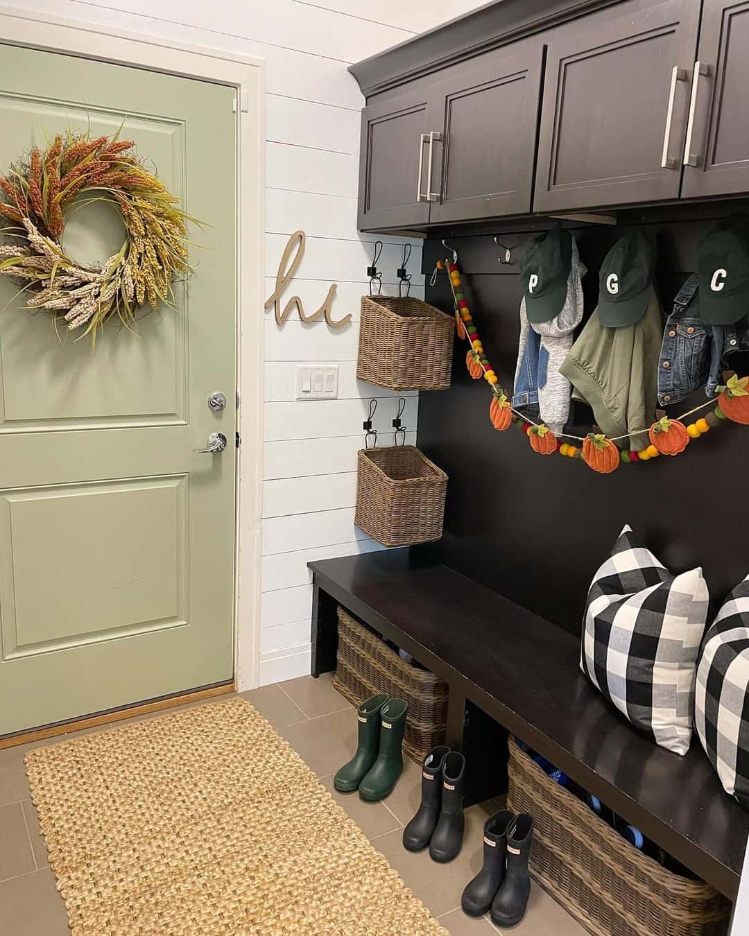 34 Useful Tips to Utilize Mudroom Hooks