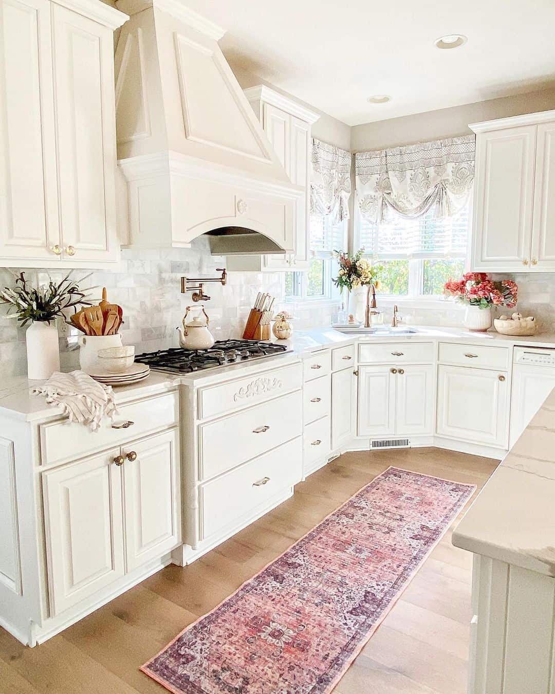 34 Sensational Kitchen Runner Rugs for a Dramatic Statement