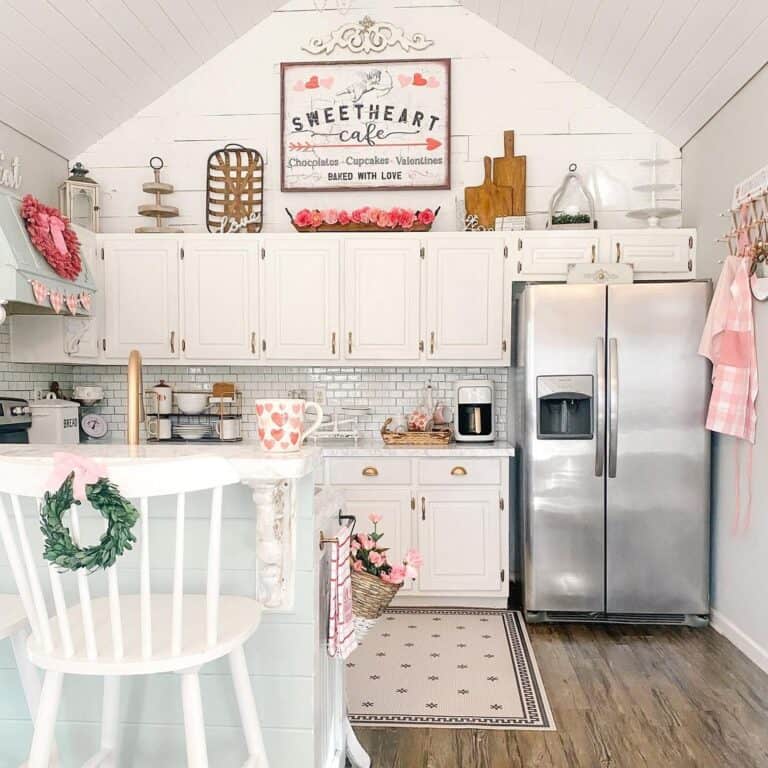 19 Vaulted Ceiling Kitchen Designs to Spark Your Imagination