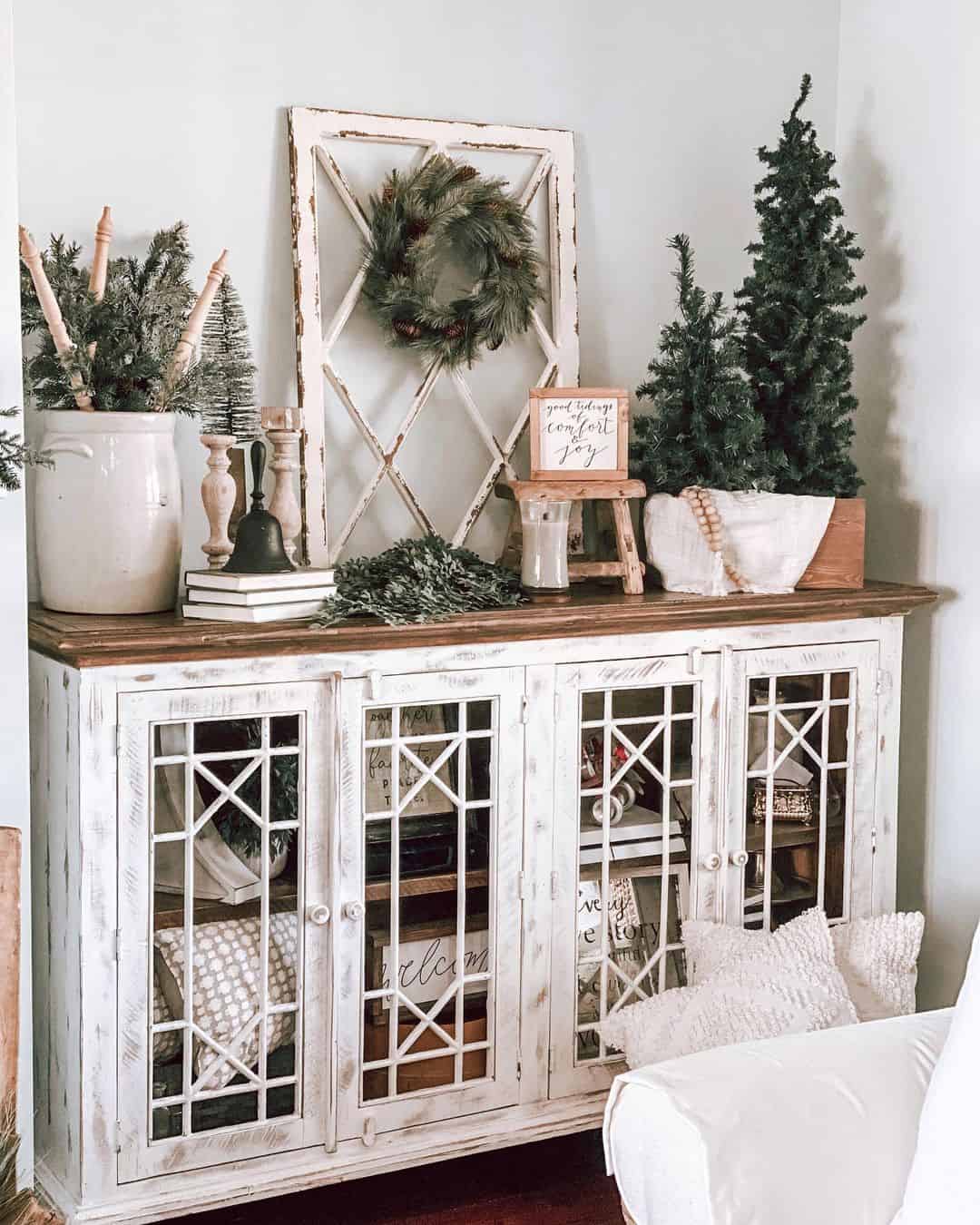 28 White Sideboard Looks for Any Room in Your Home
