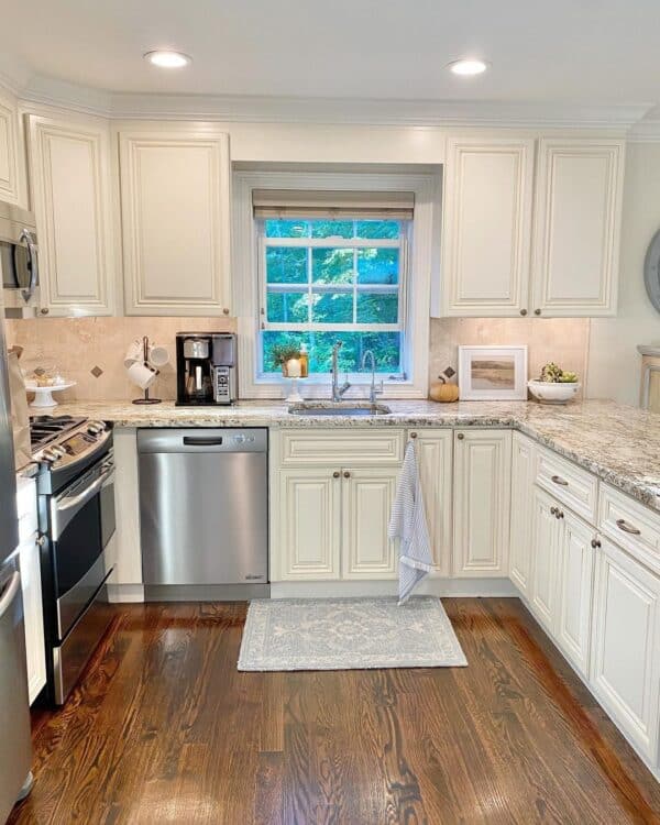 22 Amazing U Shaped Kitchen Ideas For Your Next Renovation