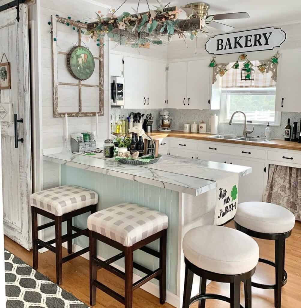 22 Amazing U Shaped Kitchen Ideas For Your Next Renovation