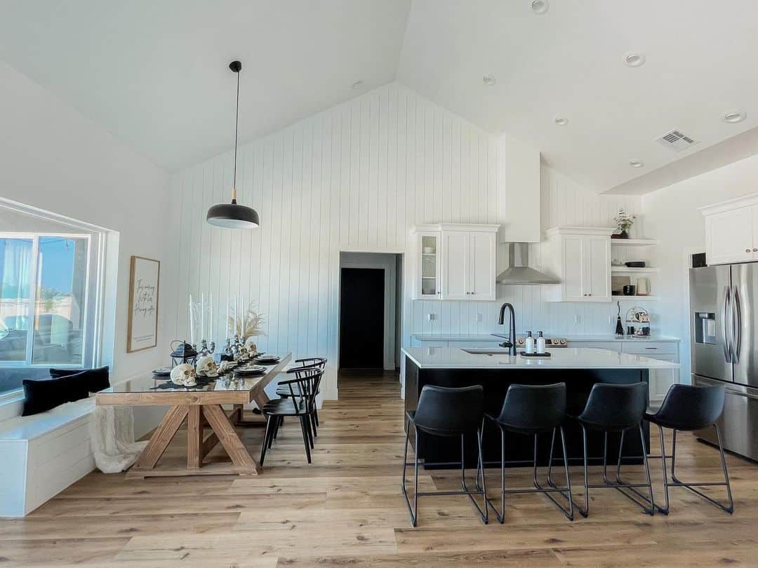 19 Vaulted Ceiling Kitchen Designs to Spark Your Imagination
