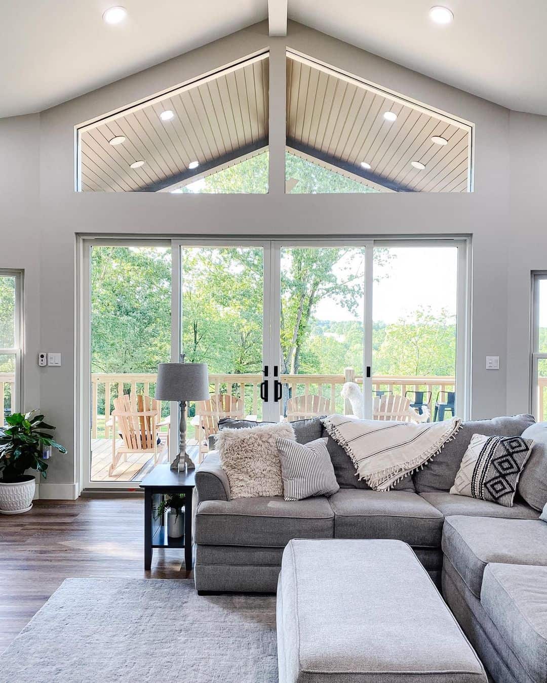 21 Vaulted Ceiling Living Room for Every Style
