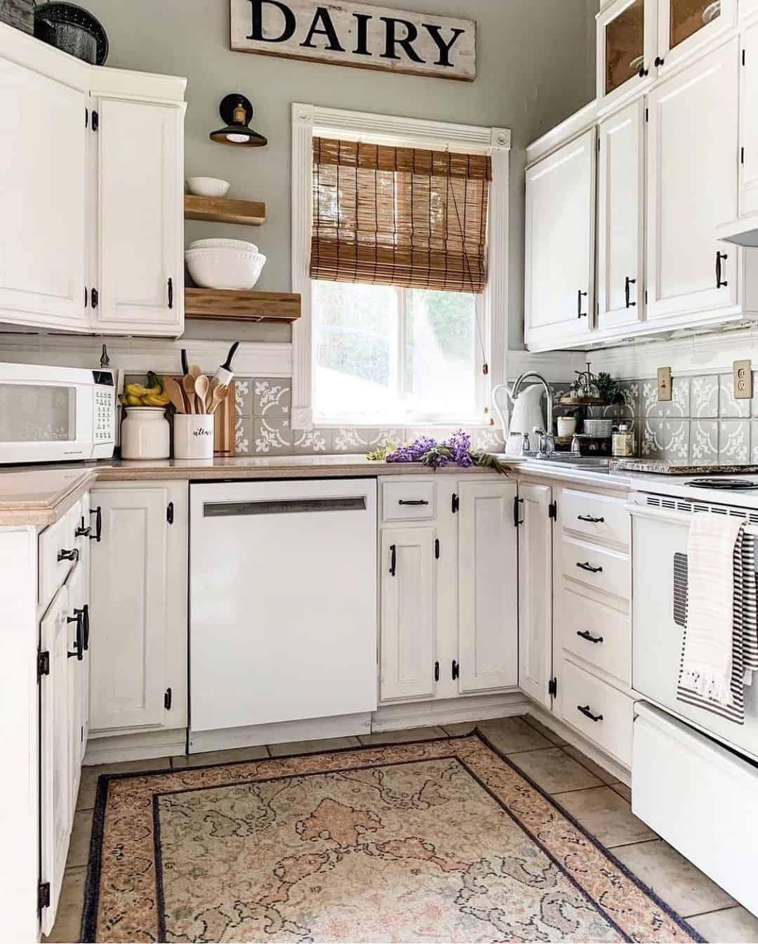 16 Beautiful Tile Backsplash Edge Trim Ideas for Every Style