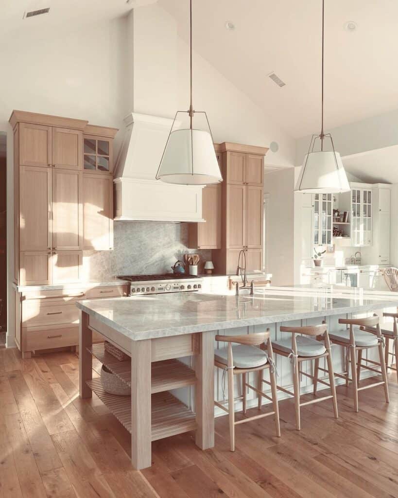 19 Vaulted Ceiling Kitchen Designs to Spark Your Imagination