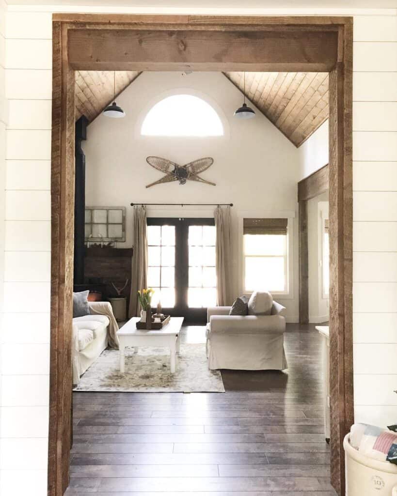 20 Vaulted Ceiling Ideas to Create a Spacious Feel