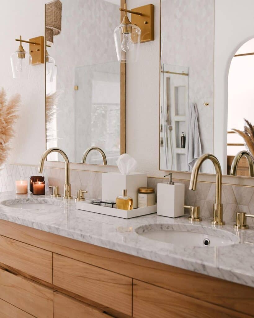 24 Ideas for a Creative Bathroom Backsplash