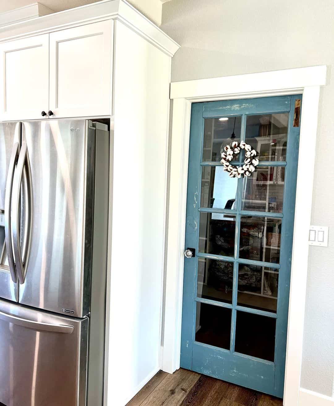 32 Farmhouse Pantry Doors to Inspire Your Next Project