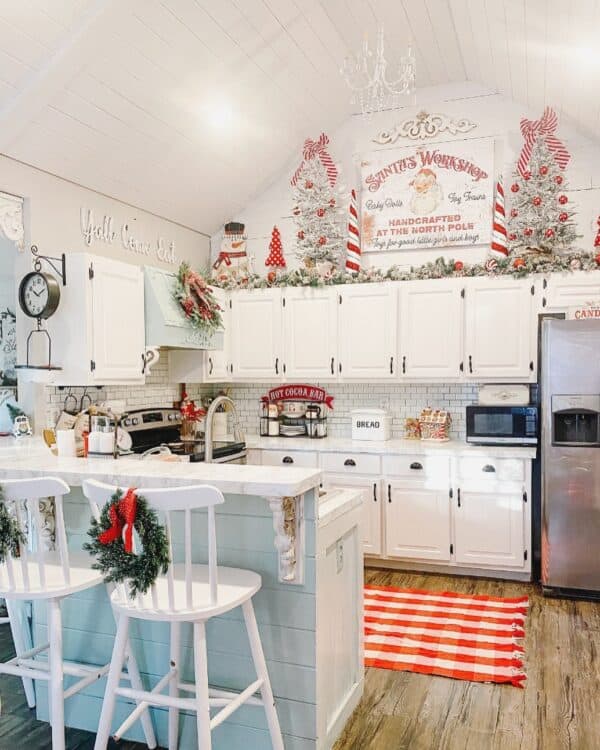 28 Brilliant Red Kitchen Decor Ideas to Spice Up Your Home