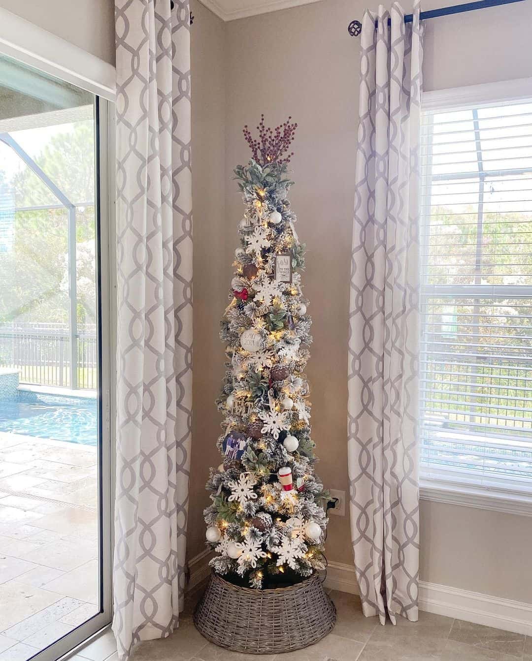 49 Pencil Christmas Tree Decorating Ideas This Holiday Season