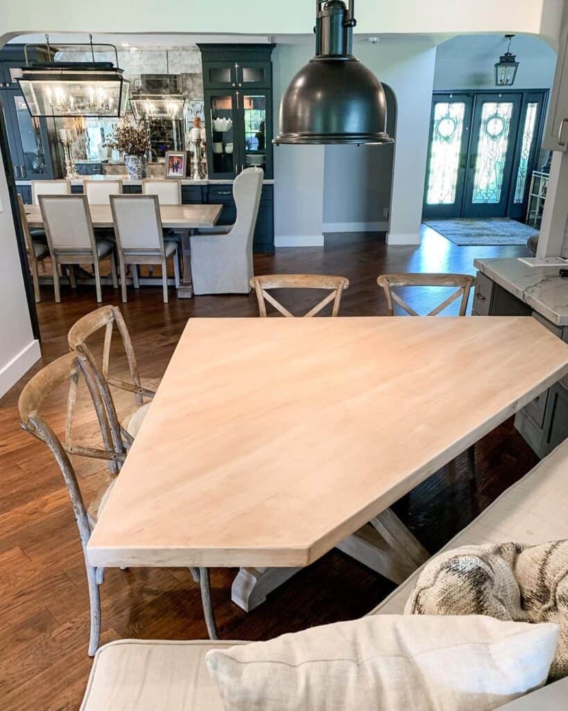 17 Corner Kitchen Table Ideas to Maximize Space