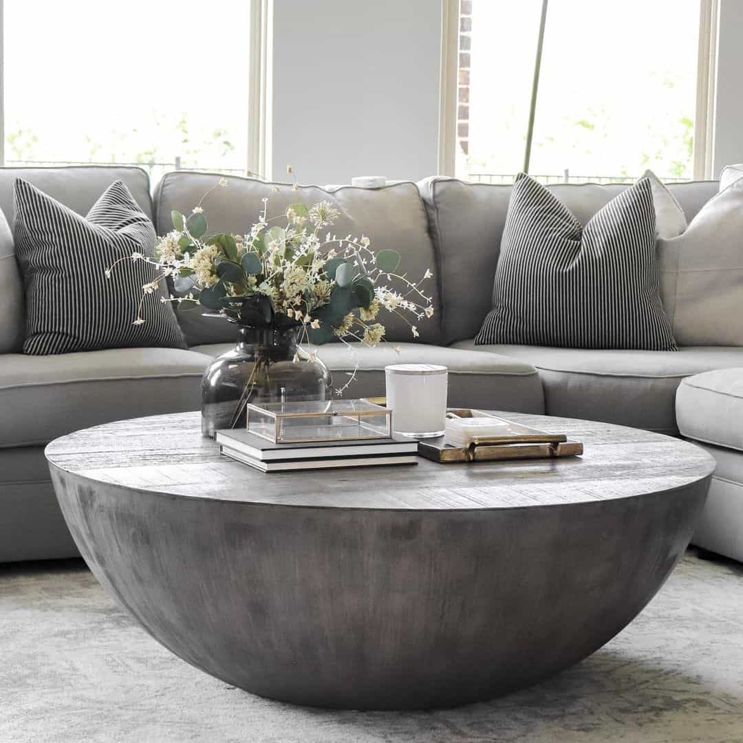 35 Wow-Worthy Examples of Round Coffee Table Décor