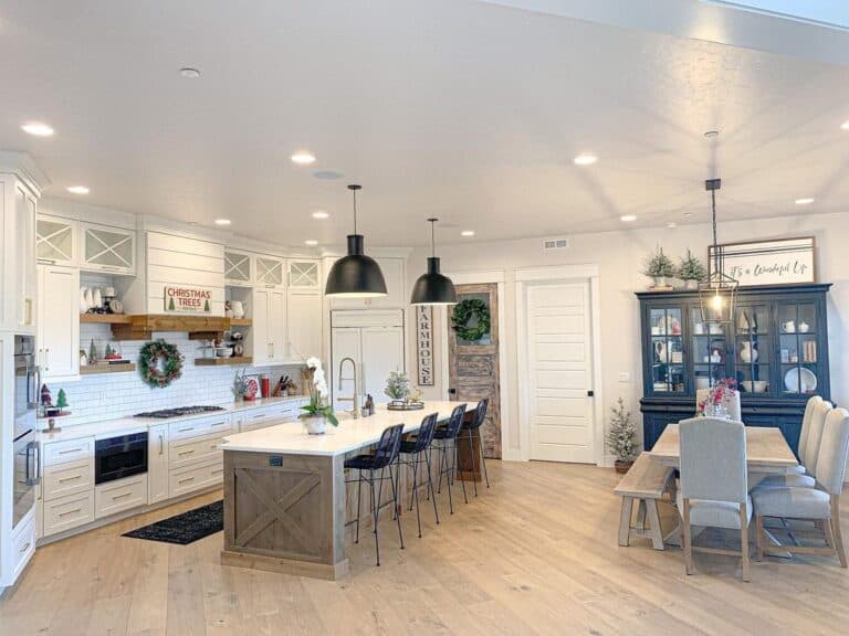 29 Farmhouse Baseboards and Trim Ideas to Tie It All Together