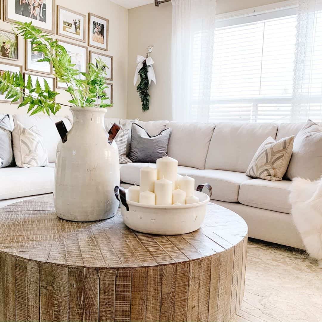 35 Wow-Worthy Examples of Round Coffee Table Décor