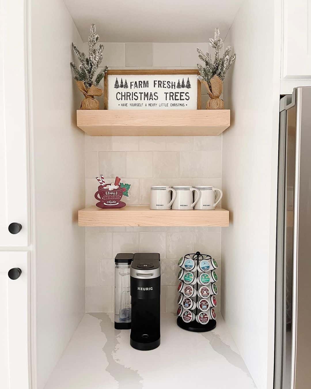 20 Square Tile Backsplash Inspirations for a Classic Kitchen