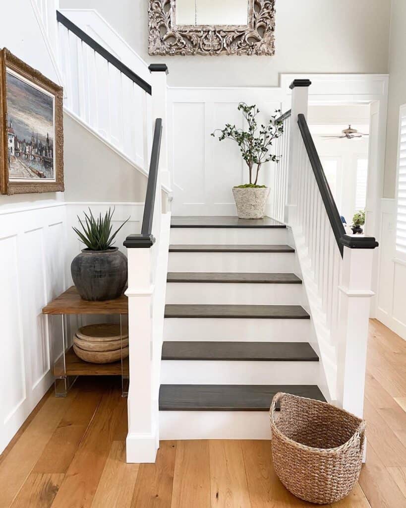 29 Stair Landing Ideas for a Creative Use of Space