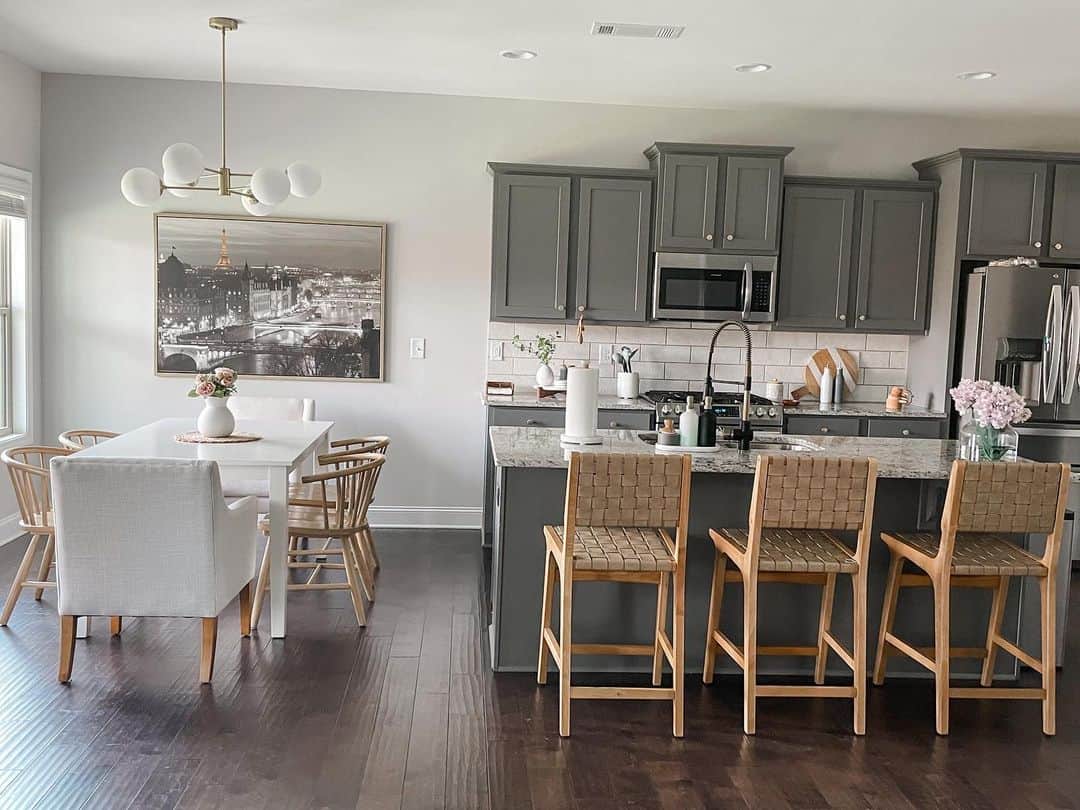 31 Charming Cabinet Crown Molding Ideas to Dress Up Cabinets