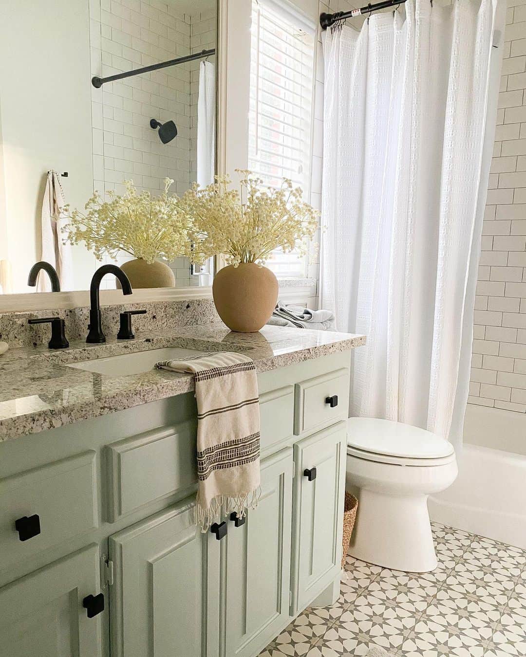 18 Green Bathroom Vanity Ideas for an Idyllic Look