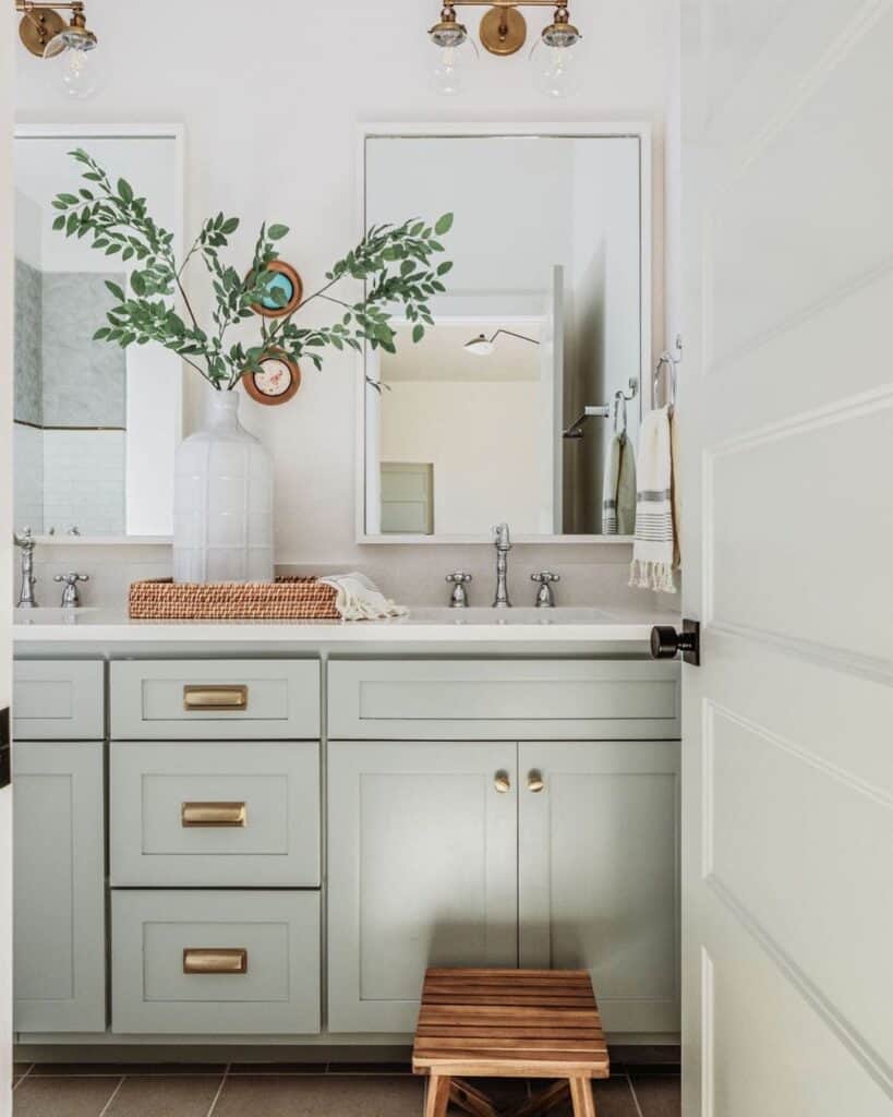 18 Green Bathroom Vanity Ideas for an Idyllic Look
