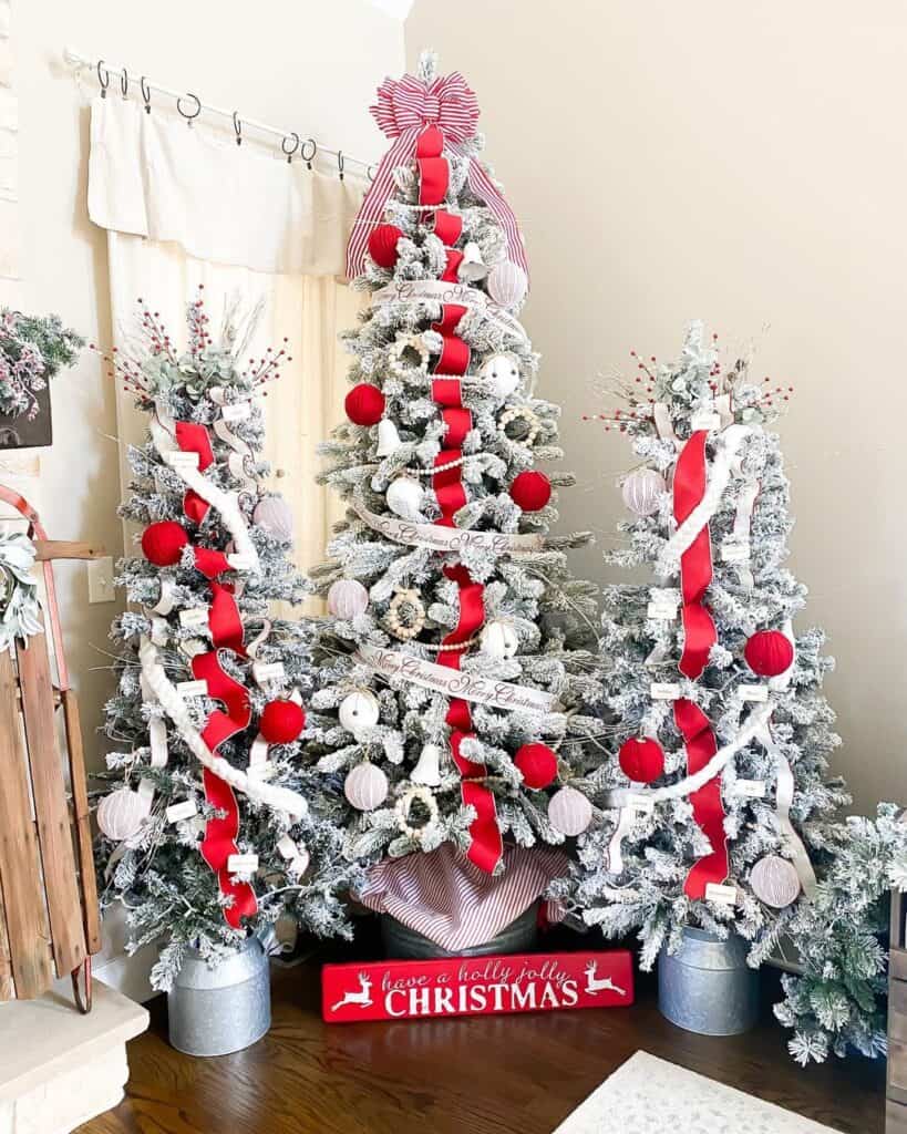 28 Ways You Can Use Christmas Tree Bows in Your Holiday Home