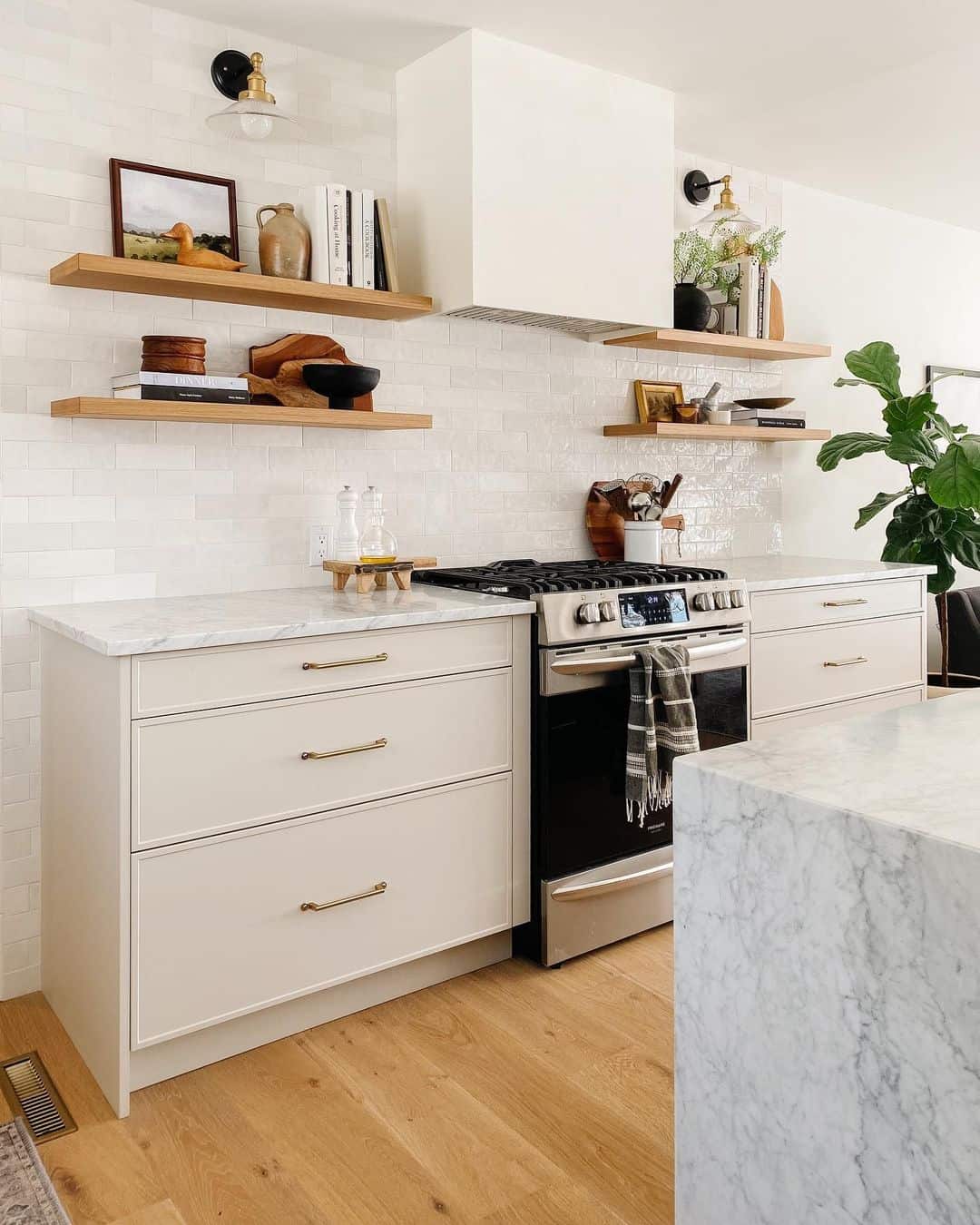 19 Dazzling Cloe Tile Design Ideas