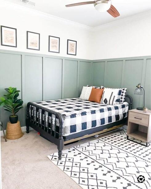 38 Black Frame Gallery Wall Layouts to Display Your Pictures