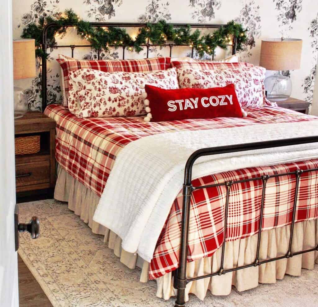 23 Christmas Bedding Ideas to Usher in the Holiday Cheer