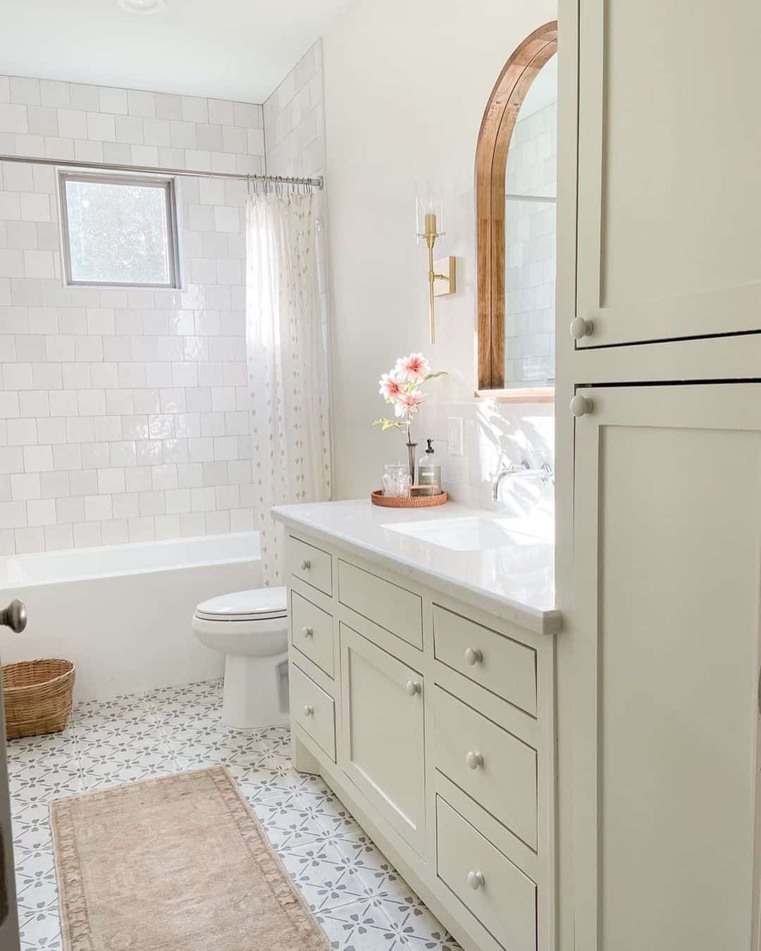 21 Shower Window Ideas to Add a Splash of Natural Light