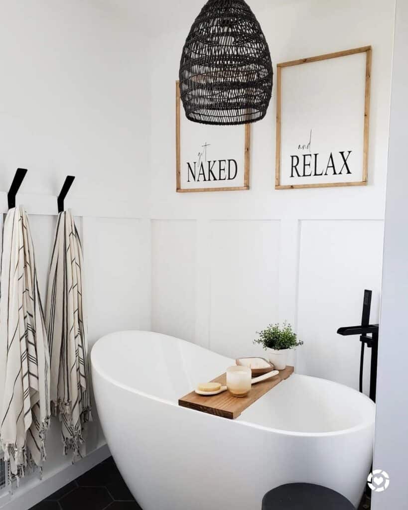 35 Bathroom Decor Signs for an Unforgettable Look
