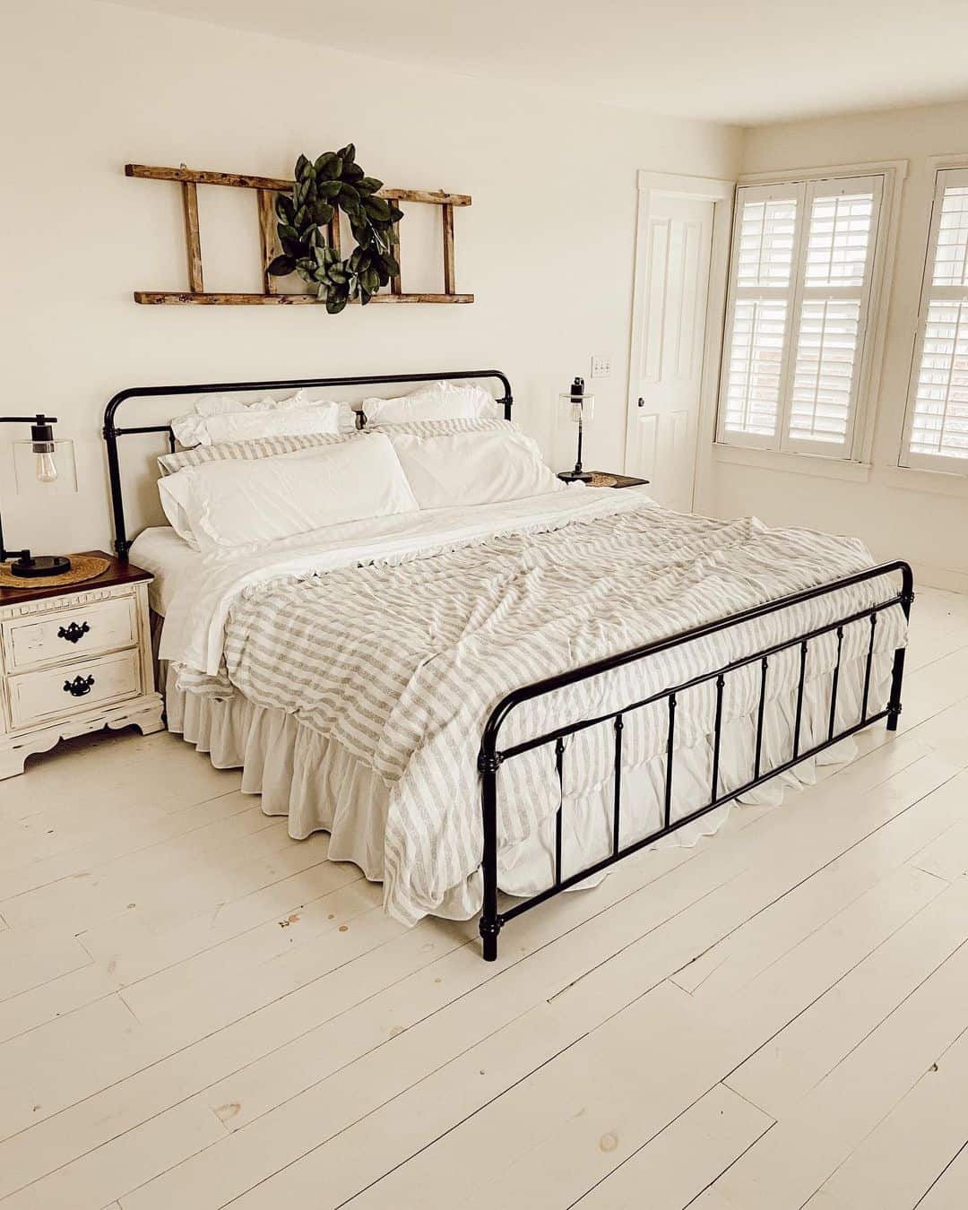 30 Black Bed Frame Rooms for Sleeping in Style
