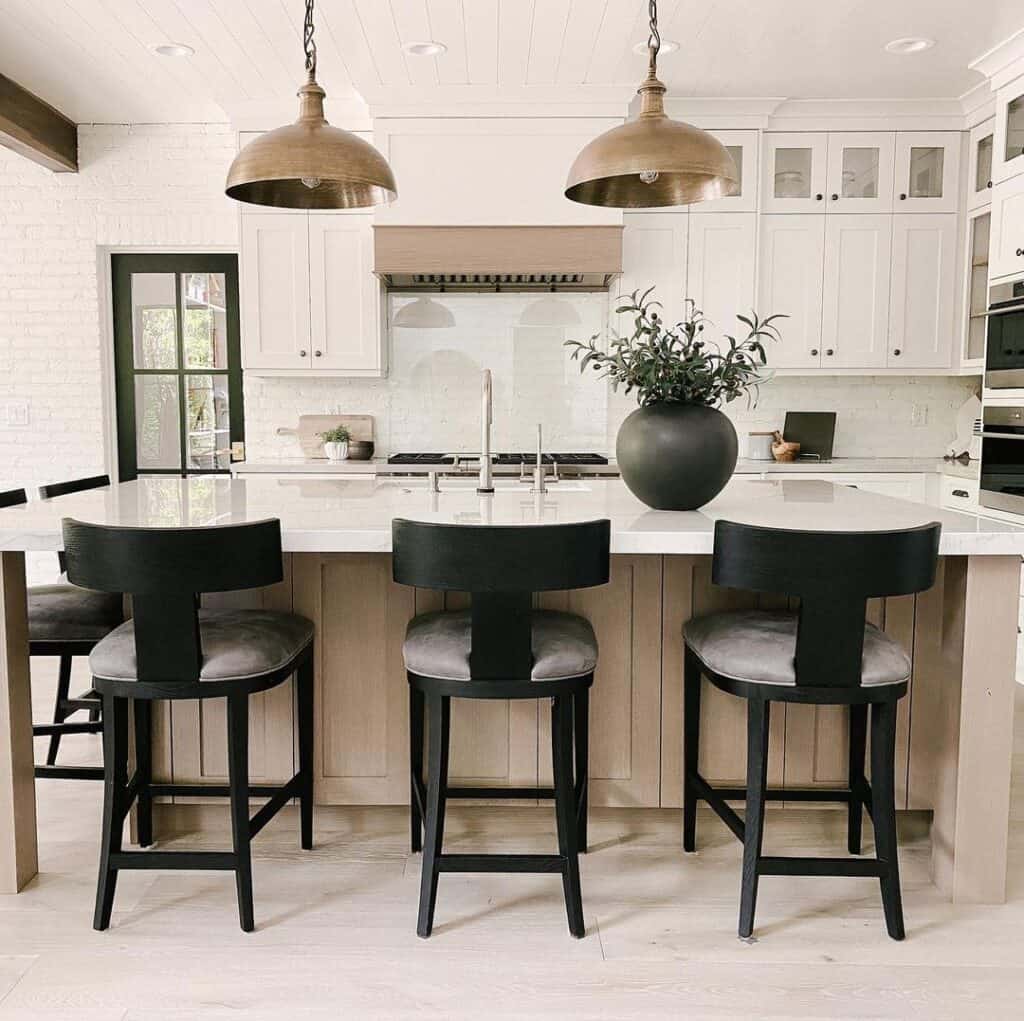 28 Modern Kitchen Island Lighting Ideas for a Radiant Space