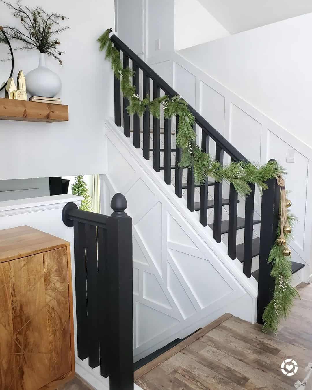 33 White and Wood Staircase Ideas to Step into a Classic Look