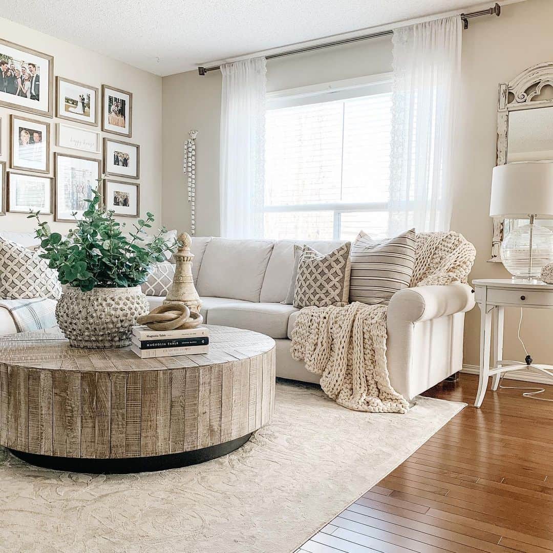 27 Oversized Coffee Table Ideas to Define Your Space