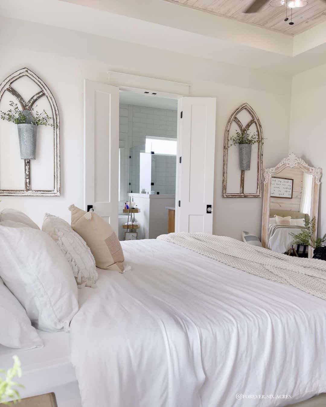 33 Window Pane Wall Decor Ideas To Add Charm to Your Home