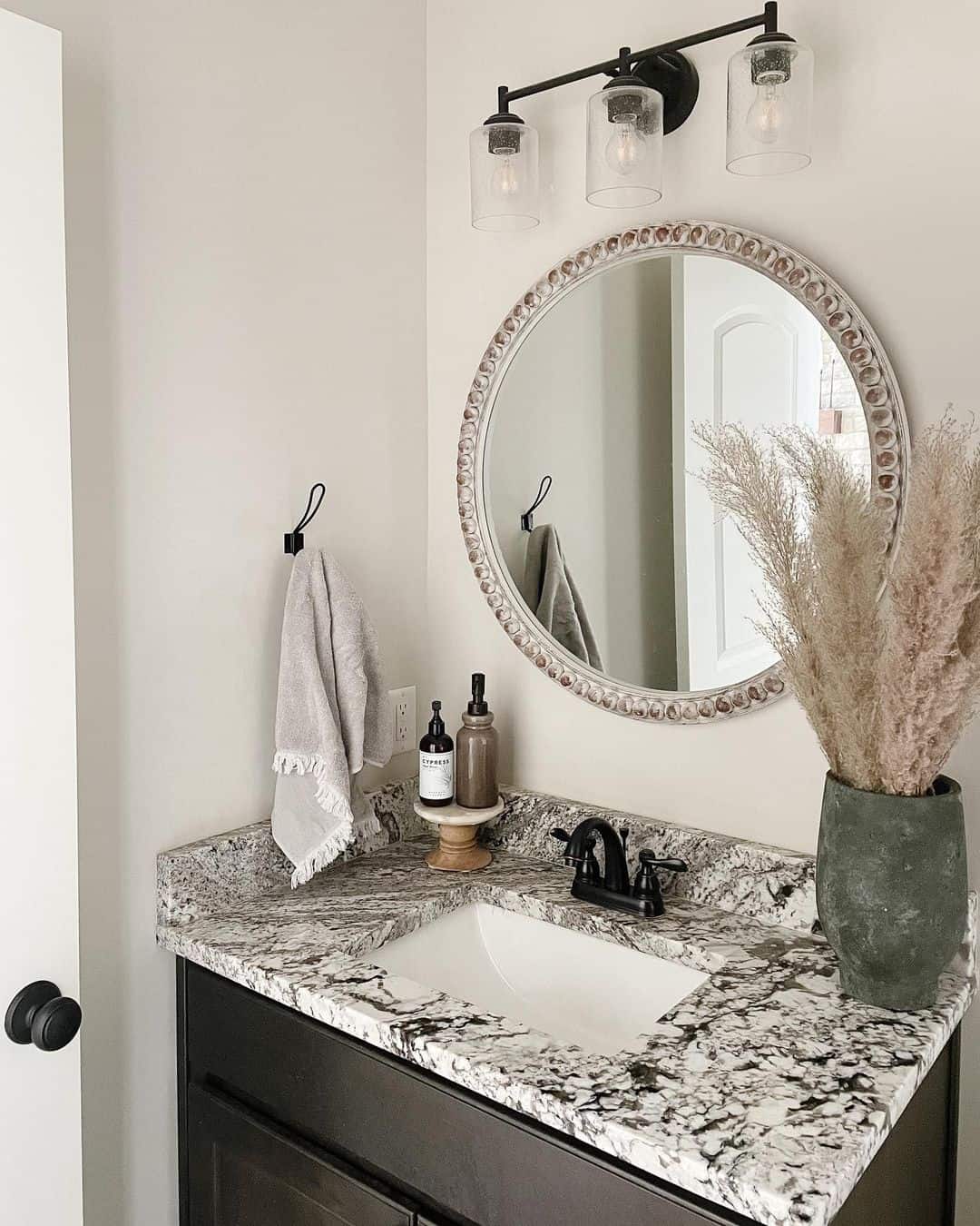 35 Radiant Bathroom Lighting Ideas Over Mirror