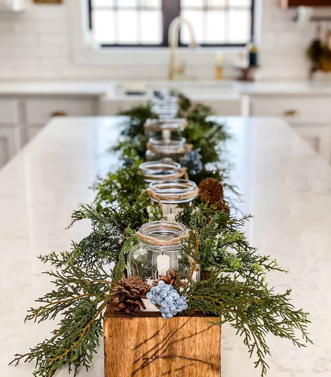21 Mason Jar Centerpiece Ideas for a Timeless Dining Table Focal Point