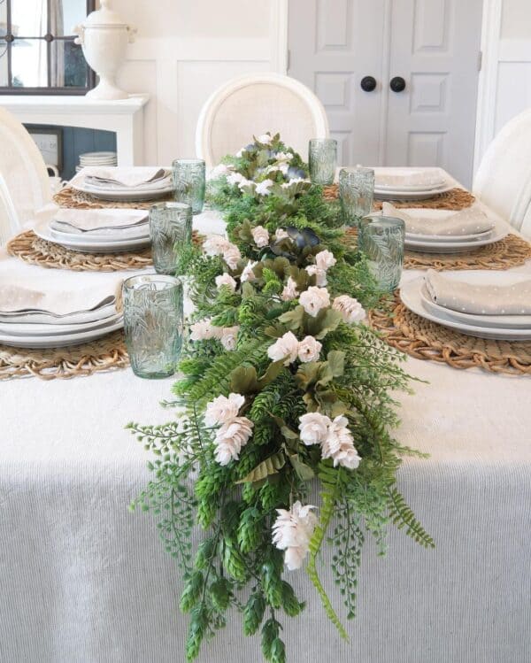 35 Beautiful Flower Centerpieces to Wow Your Guests