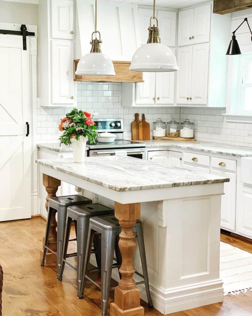 34 Farmhouse Kitchen Lighting Ideas to Spark Inspiration