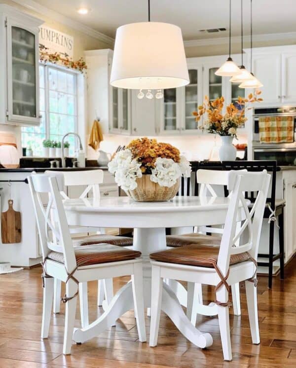 36 Fabulous Kitchen Table Decor Ideas to Beautify Your Space